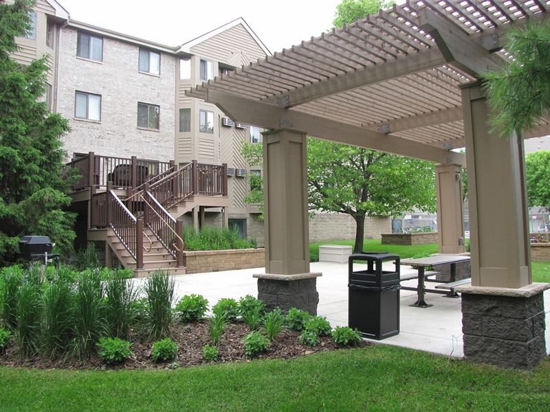 Sterling Ponds Apartment Rentals in Eden Prairie, MN | Thies & Talle ...
